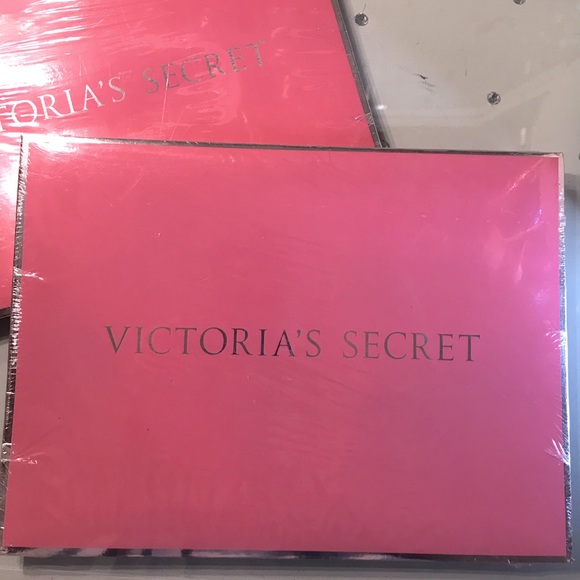 Victoria's Secret | Other | Bundle Of Two Victorias Secret Gift Wrap ...